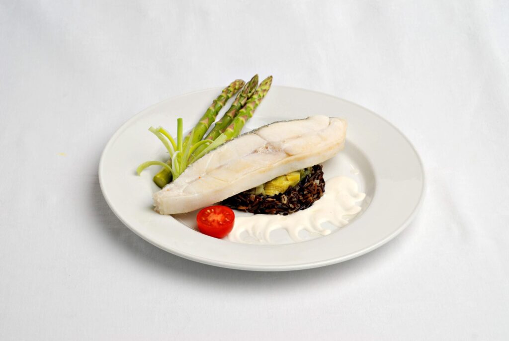 Atlantic halibut supreme with leek and truffle oil - Fourchette bleue ...